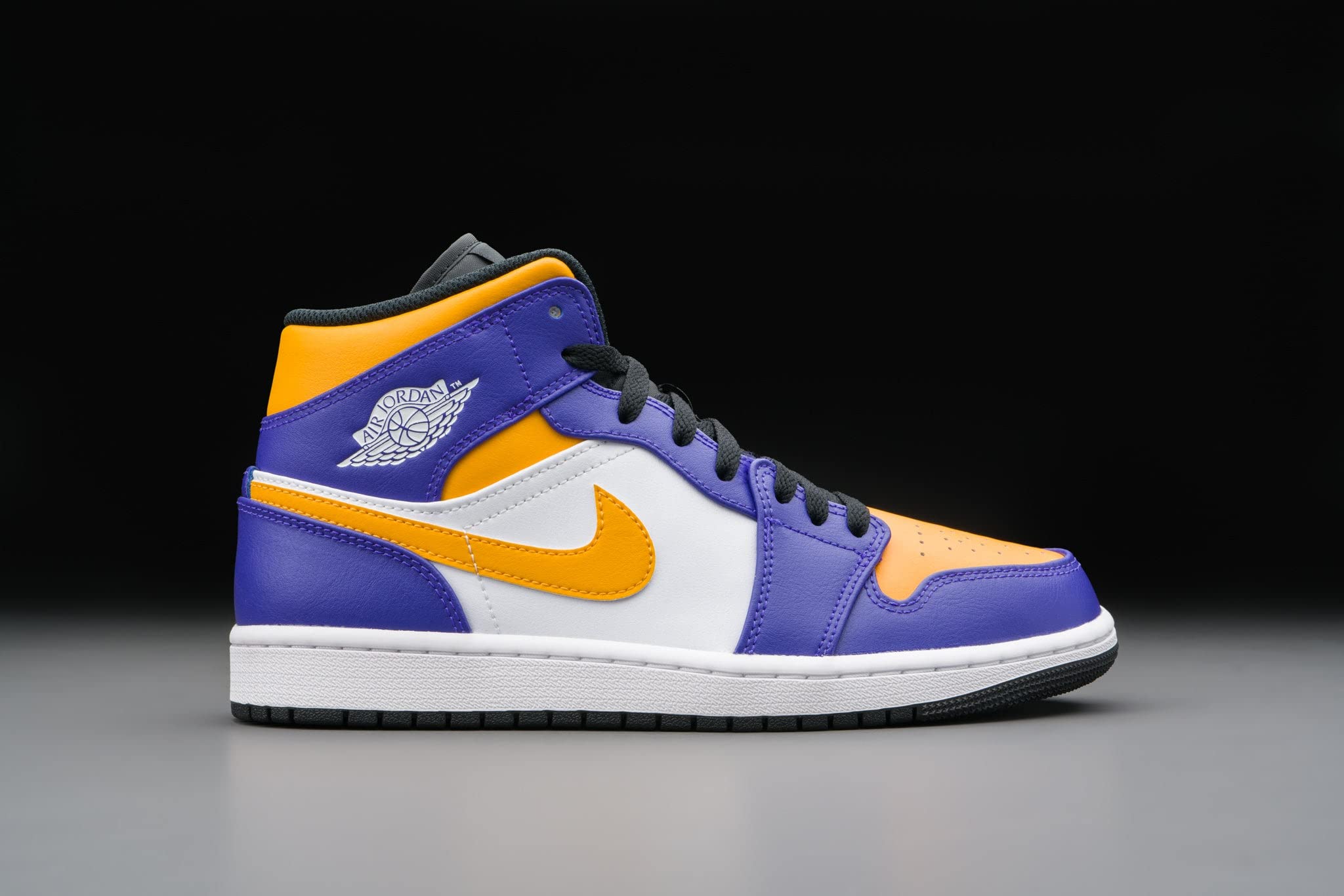 Jordan Men's Air Jordan 1 Mid, Dark Concord/Taxi-white-black, 10