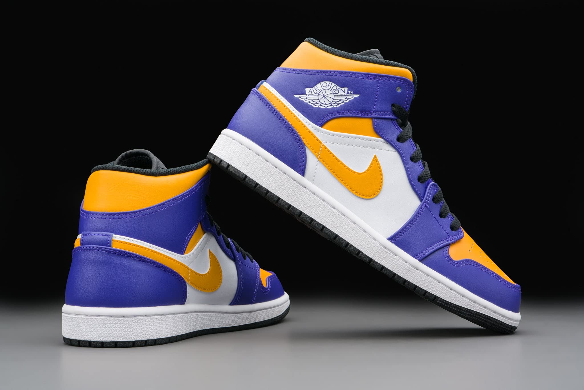 Jordan Men's Air Jordan 1 Mid, Dark Concord/Taxi-white-black, 10