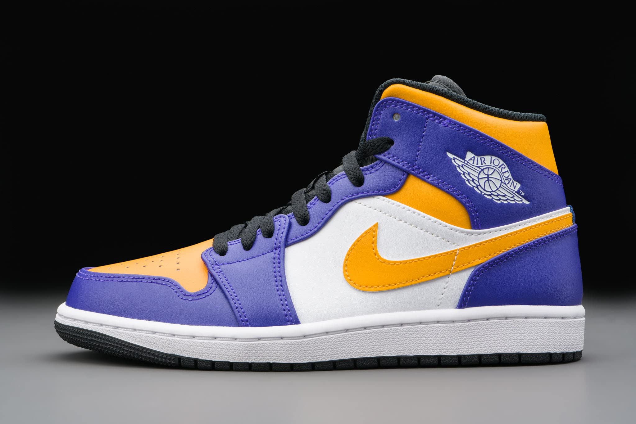 Jordan Men's Air Jordan 1 Mid, Dark Concord/Taxi-white-black, 10