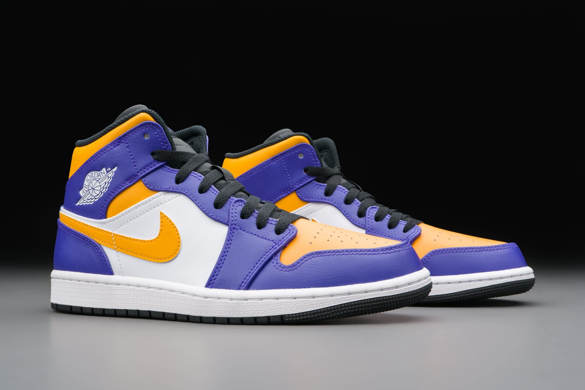 Jordan Men's Air Jordan 1 Mid, Dark Concord/Taxi-white-black, 10