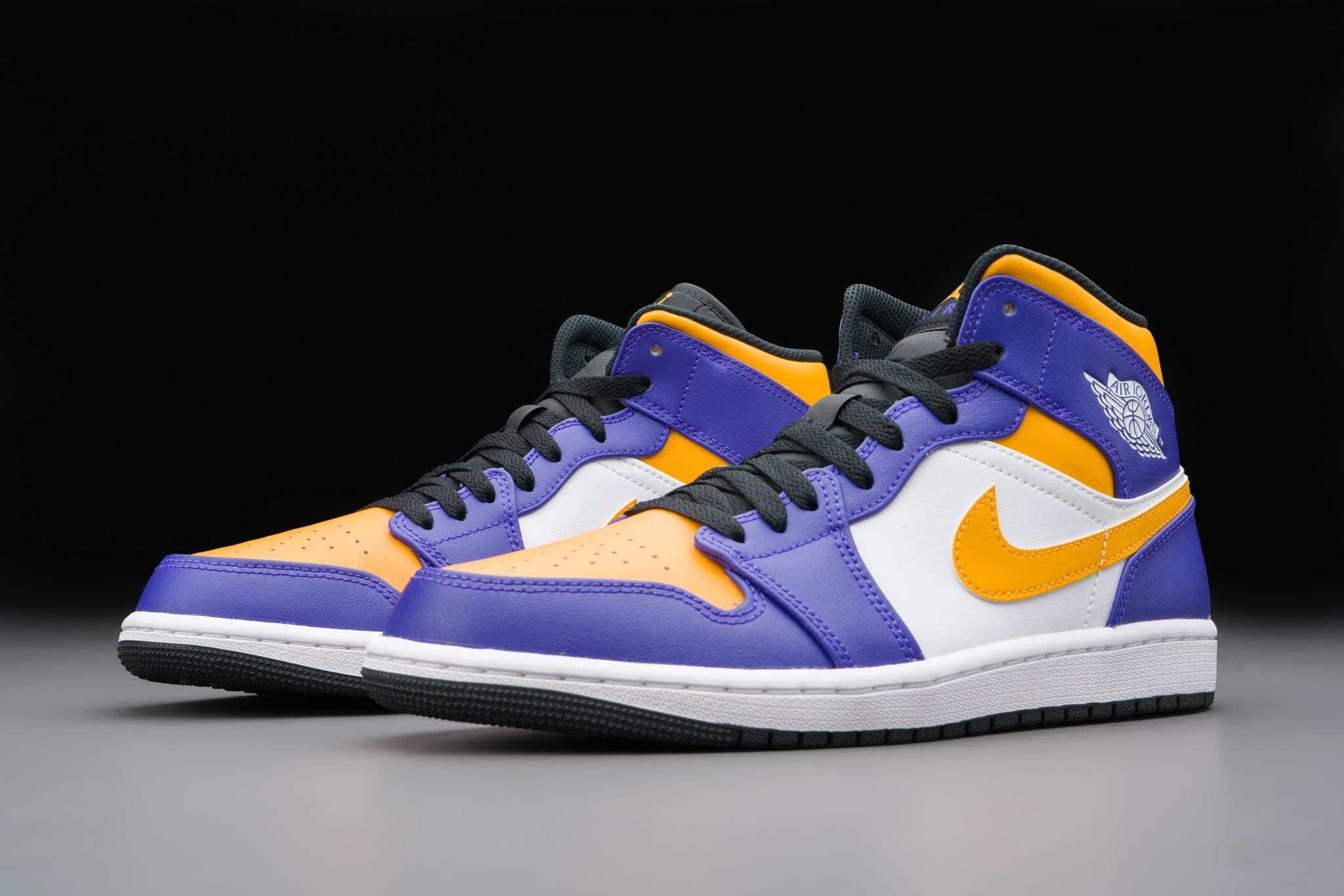 Jordan Men's Air Jordan 1 Mid, Dark Concord/Taxi-white-black, 10