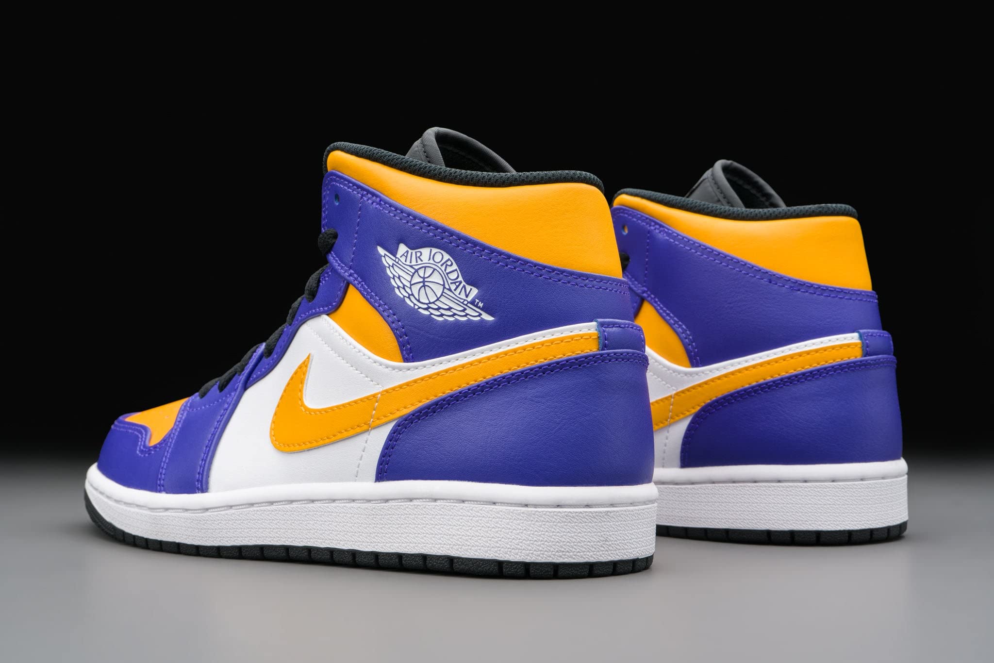 Jordan Men's Air Jordan 1 Mid, Dark Concord/Taxi-white-black, 10