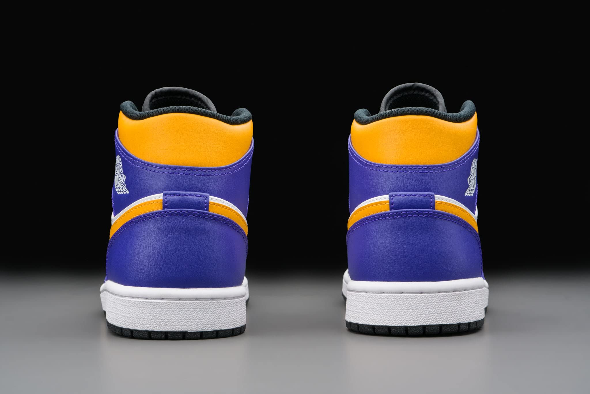 Jordan Men's Air Jordan 1 Mid, Dark Concord/Taxi-white-black, 10