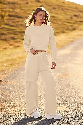 PRETTYGARDEN Womens Fall 2 Piece Outfits Sweatsuits Sets Long Sleeve Crop Tops Sweatshirt Wide Leg Cargo Pants with Pockets (Beige,Medium)
