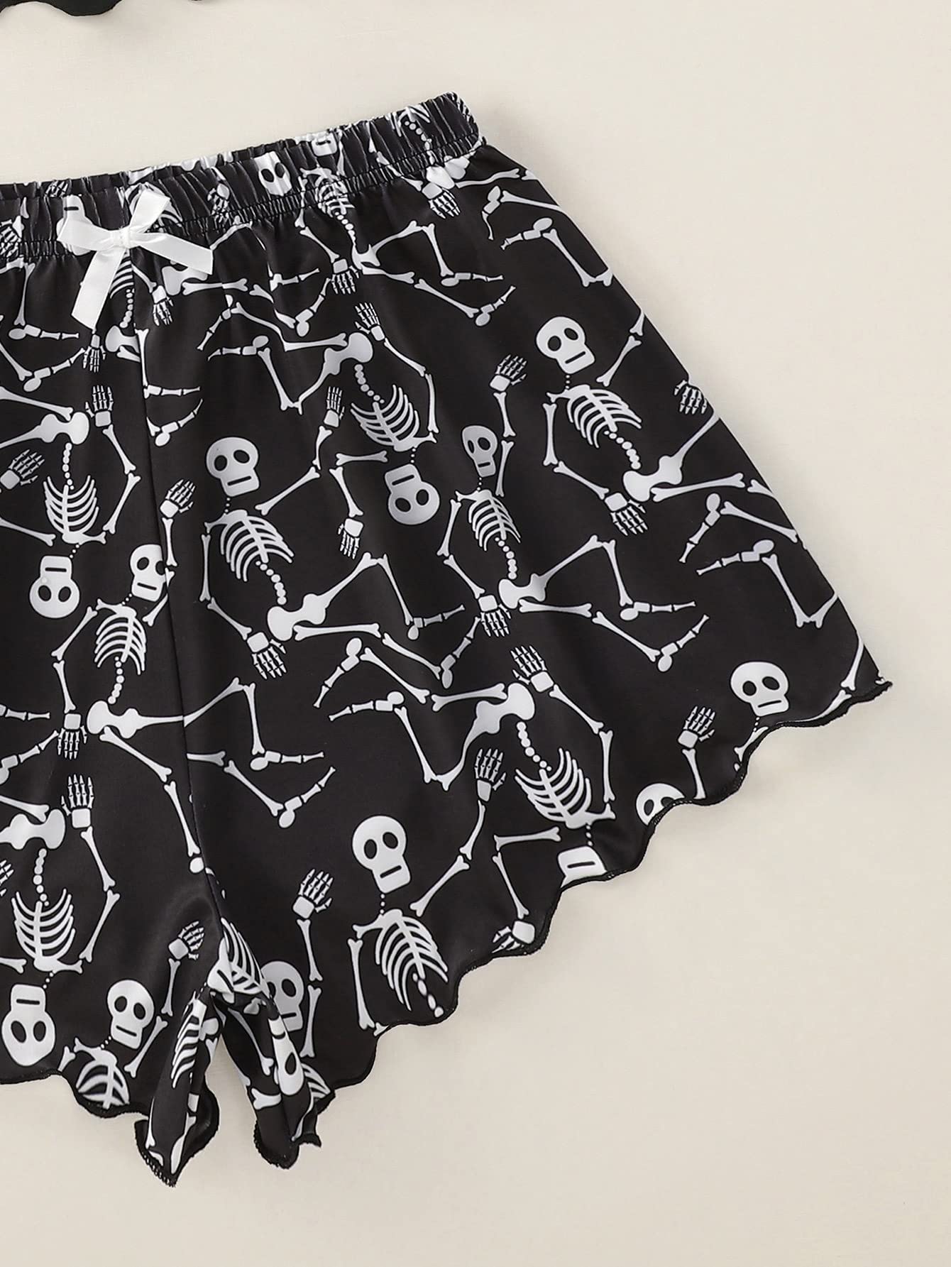 WDIRARA Women's Sleepwear Cartoon Skull Print Pajama Set Cami and Shorts Black Scallop S