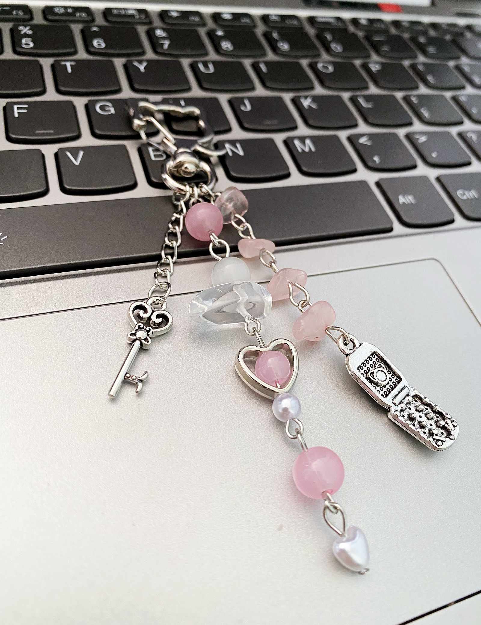 Cute aesthetic Y2k Keychains For Kid Teens Girl Women Beads crystal Heart Kawaii Key Chains (Pink)