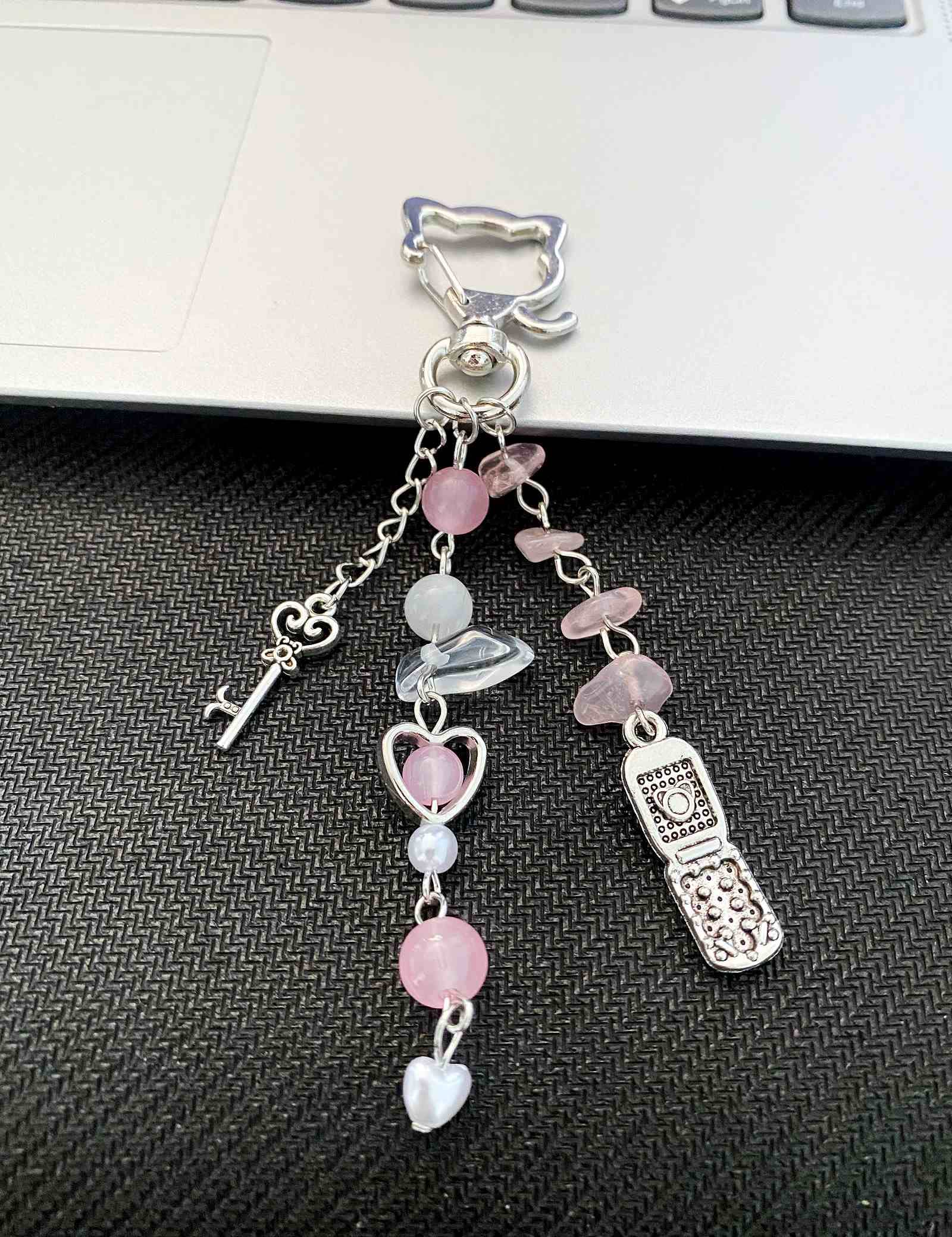 Cute aesthetic Y2k Keychains For Kid Teens Girl Women Beads crystal Heart Kawaii Key Chains (Pink)