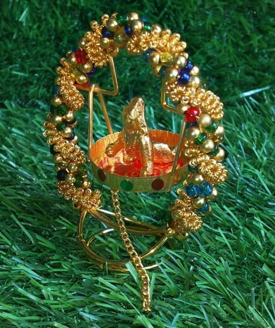 Bricker Metal Decorative Small Jhula with Mini Laddu Gopal Showpiece for Temple, Home-Office Decor & Car Dashboard (Small_3 inch)