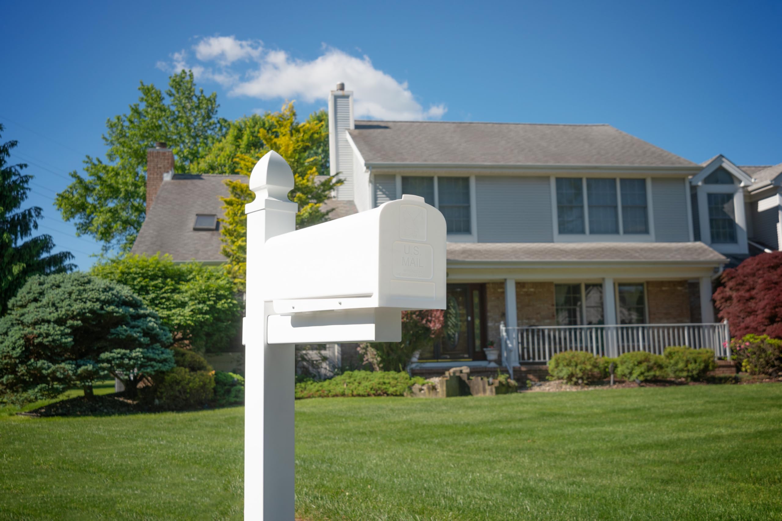 Architectural Mailboxes Parsons Plastic Post Mount Mailbox, Compatibility Code A, PL10W0AM, White, Medium Capacity, 1 Count (Pack of 1)