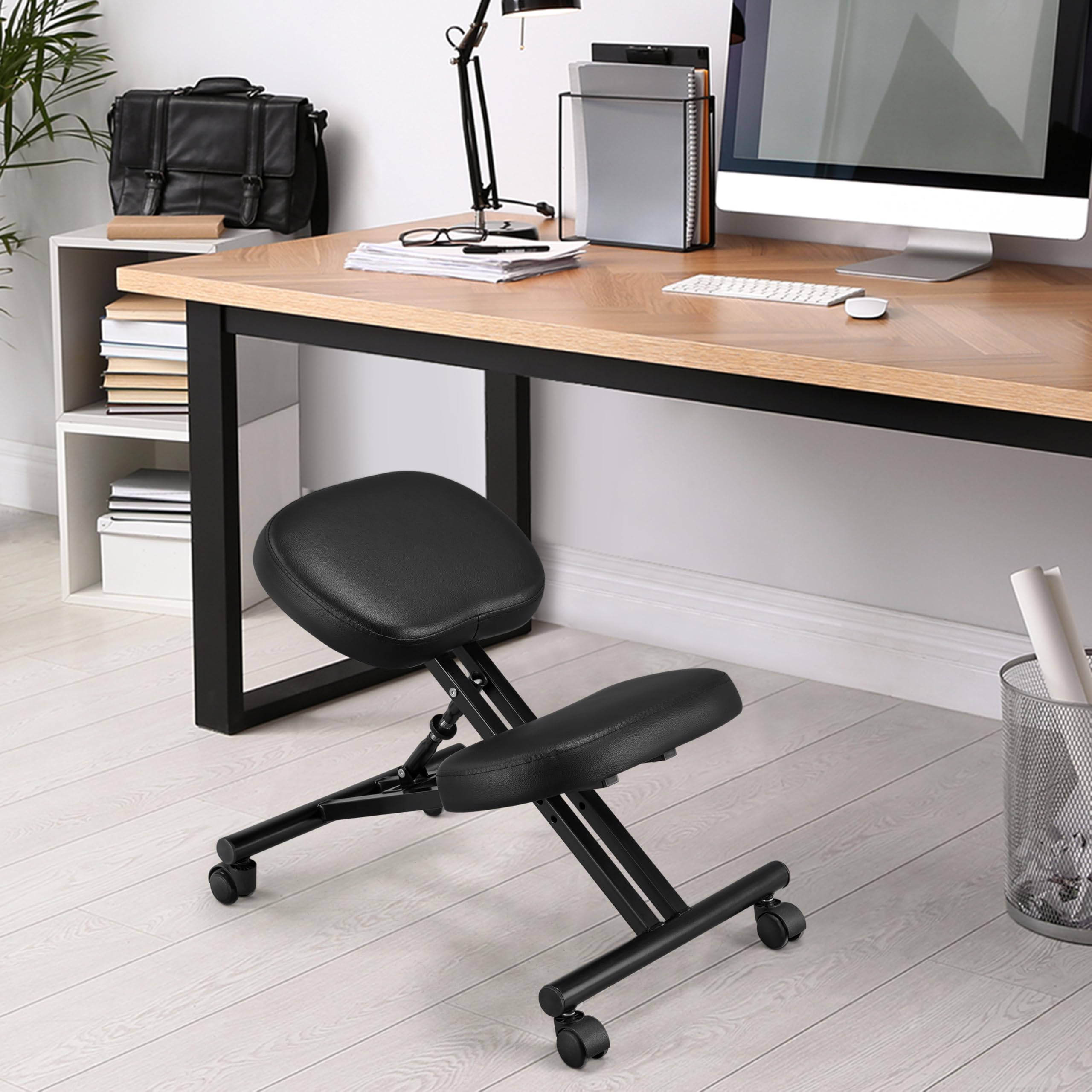Yaheetech Kneeling Chair Ergonomic Posture Chair Office Desk Chair Corrective Flexible Seating Rolling Stool Black