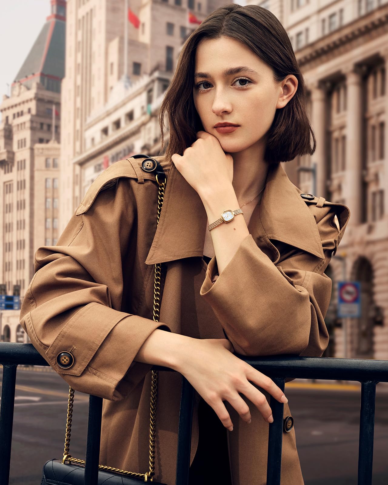 FIYTA Small Gold Watch Series Women's Watch, Rectangular Case, Adjustable Stainless Steel Bracelet, Wrapped by Stylish Gift Box, Elegant Present Watch for Women