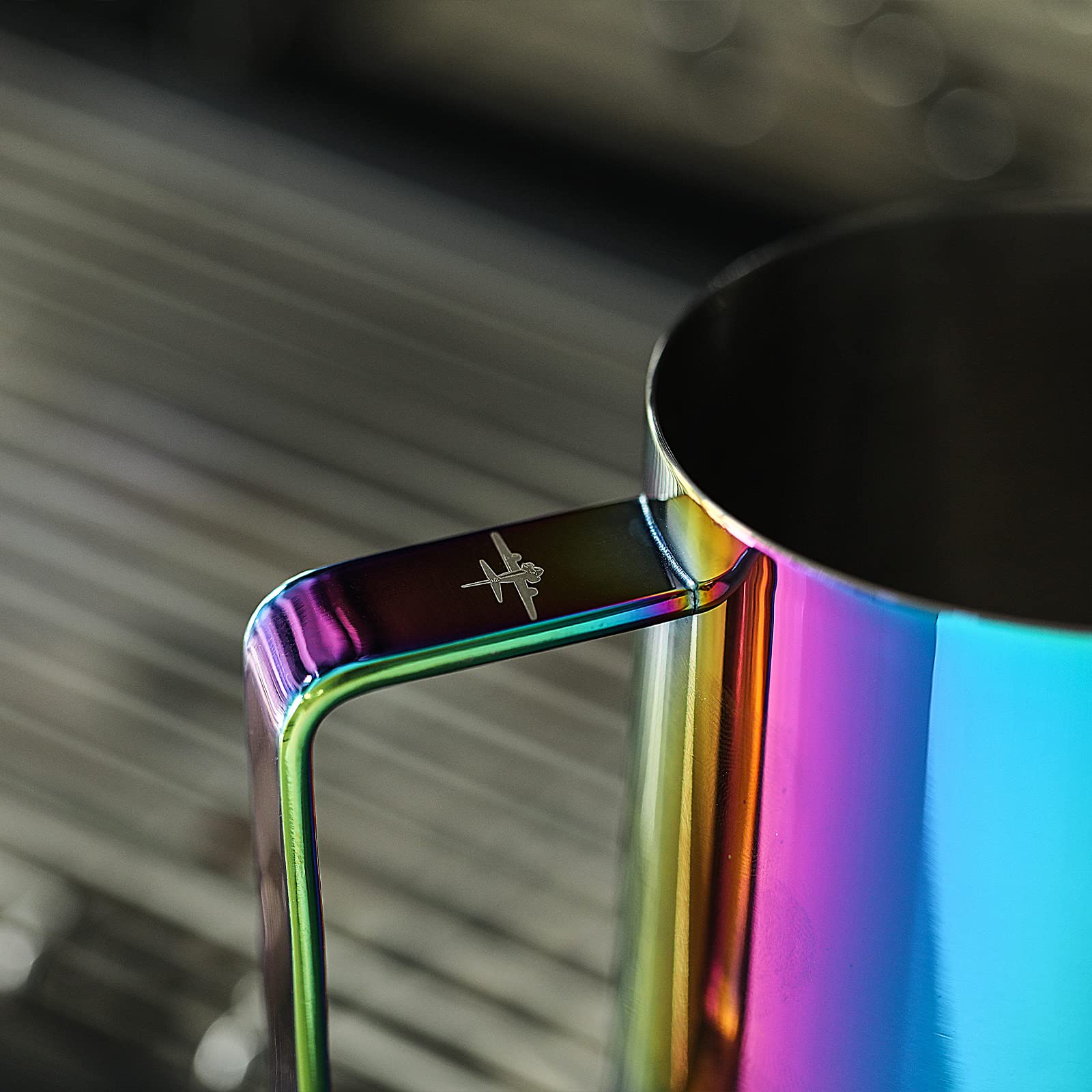 MHW-3BOMBER Milk Frothing Pitcher 16.9oz/500ml Latte Art Pitcher Stainless Steel Espresso Steaming Pitcher Colorful Barista Milk Jug P5911C