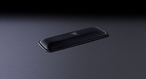 Razer Ergonomic Wrist Rest for Gaming Mice: Anti-Slip Rubber Base - Angled Incline - Classic Black