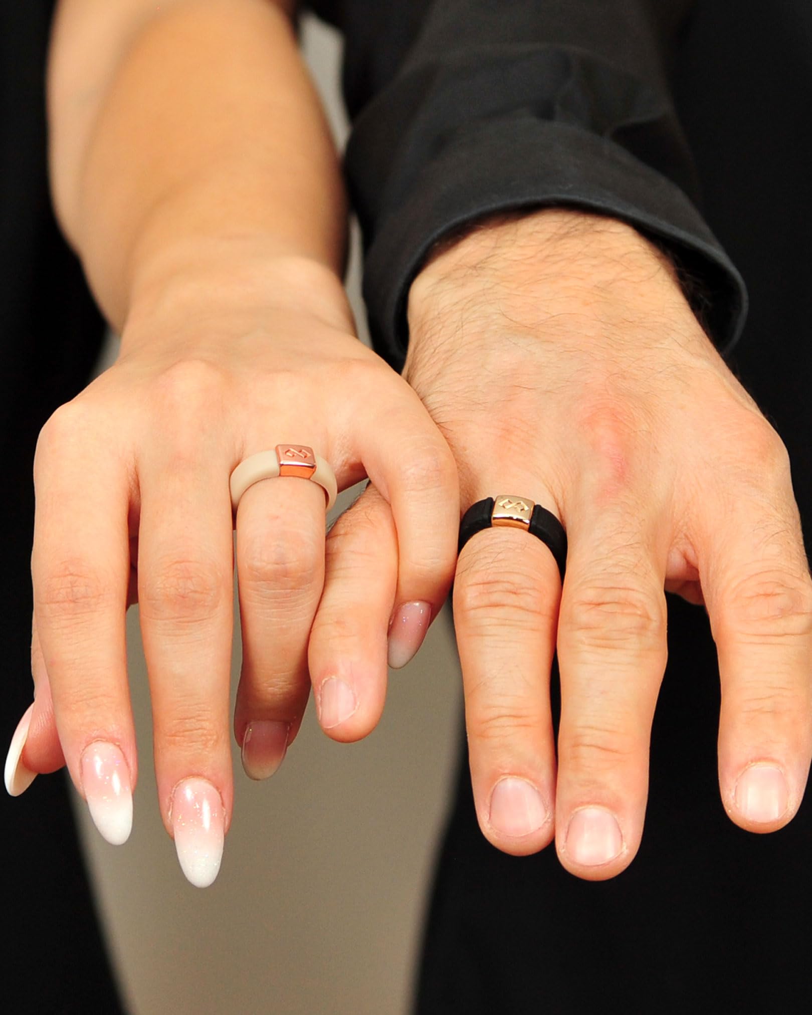 Rinfit Silicone Rings for Men - Mens/Womens Silicone Wedding Bands - Infinity Ring with Metal Plate - Rubber Rings Men/Women - Metalnfinity Collection - Gold & Black - Size 11