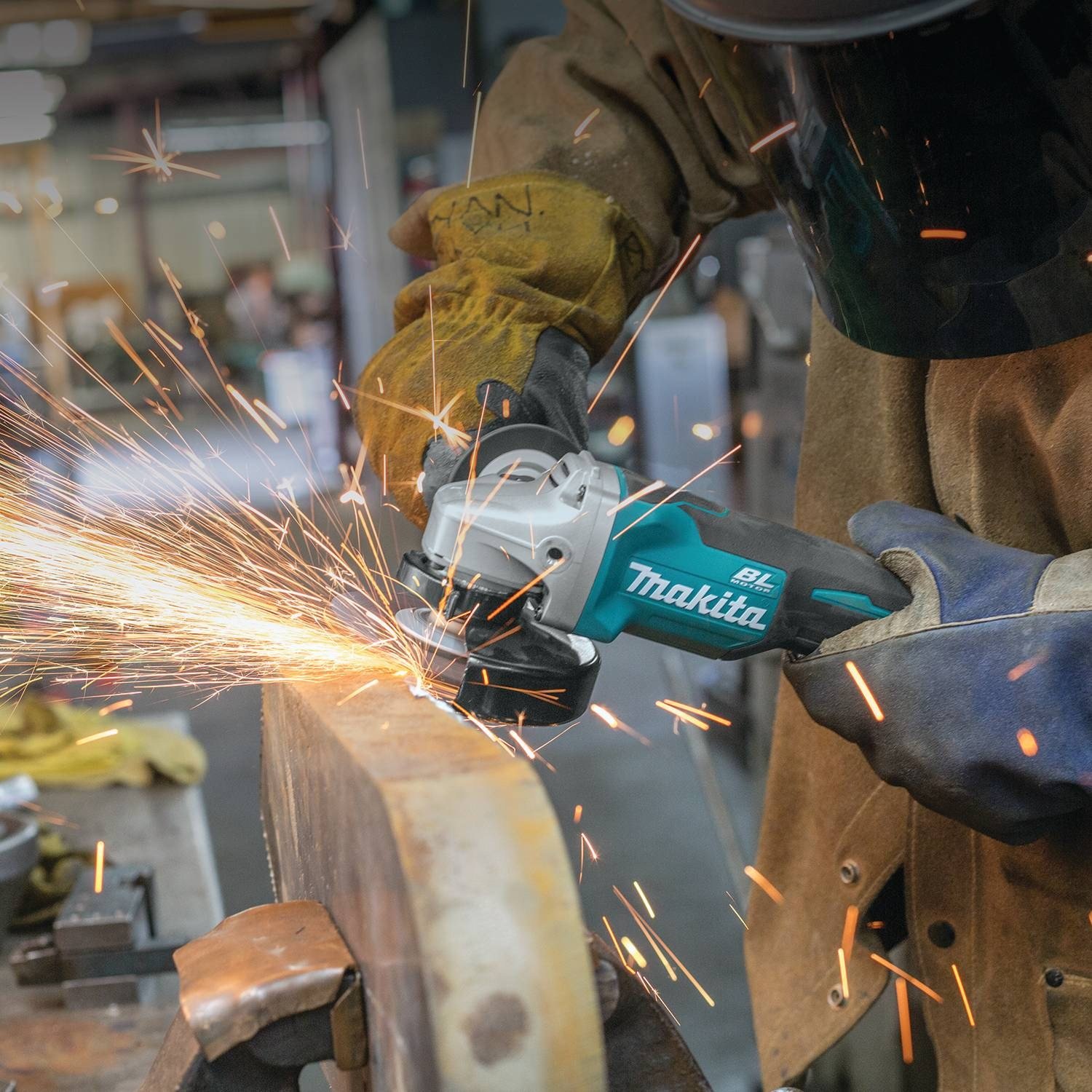 Makita XAG10Z 18V LXT® Lithium-Ion Brushless Cordless 4-1/2" Paddle Switch Cut-Off/Angle Grinder, with Electric Brake, Tool Only