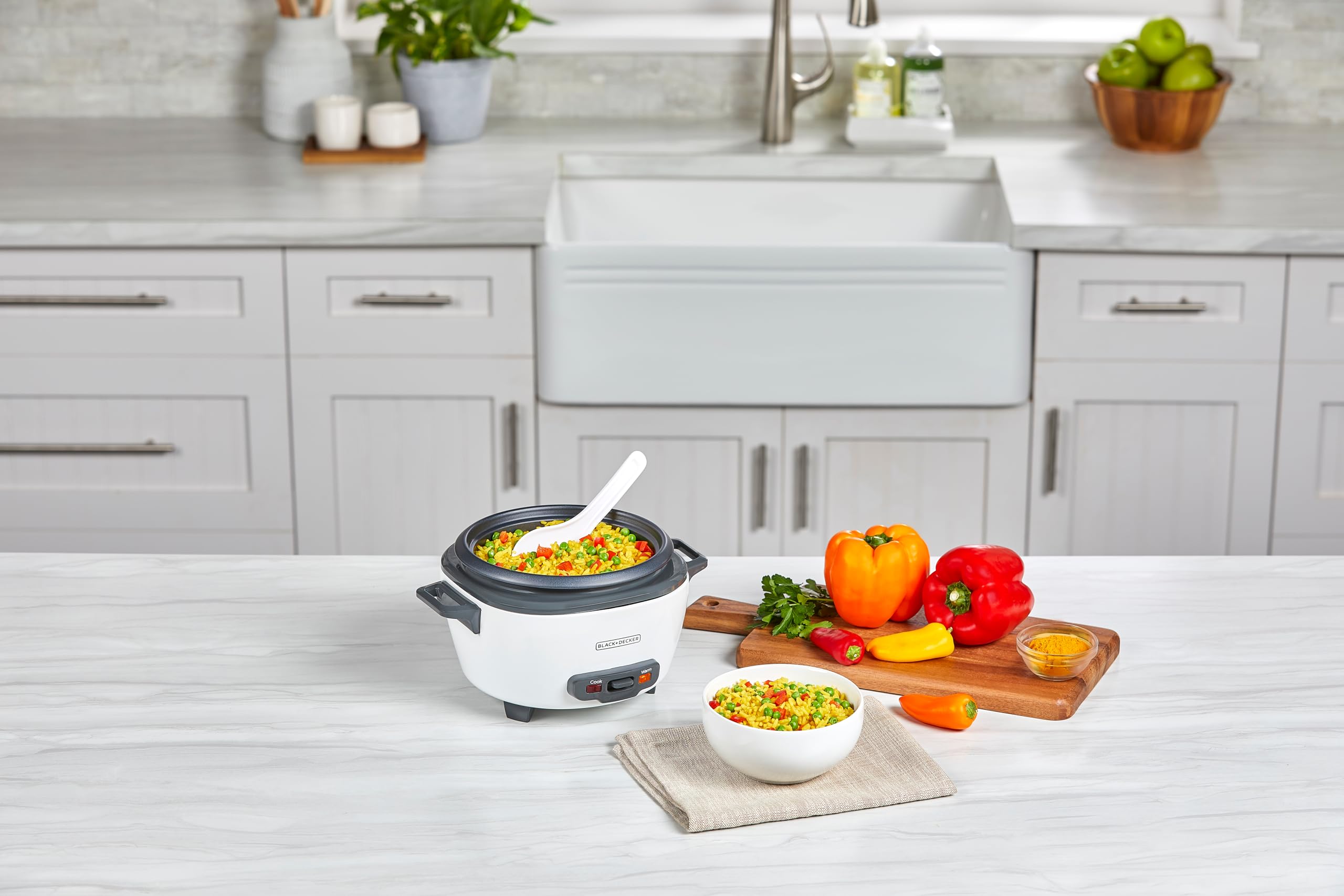 BLACK+DECKER Rice Cooker, 6-cup, White