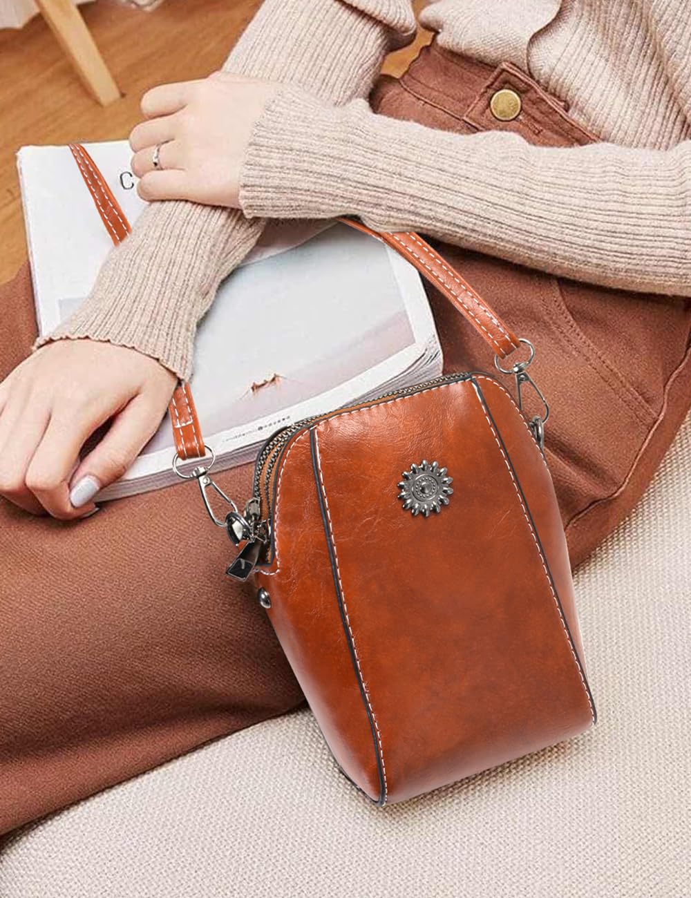 Cesssfle Leather The Happy Wind Purse Retro All-Match Vertical Cellphone Crossbody Purse for Women Western Fall Small Crossbody Purseā¦