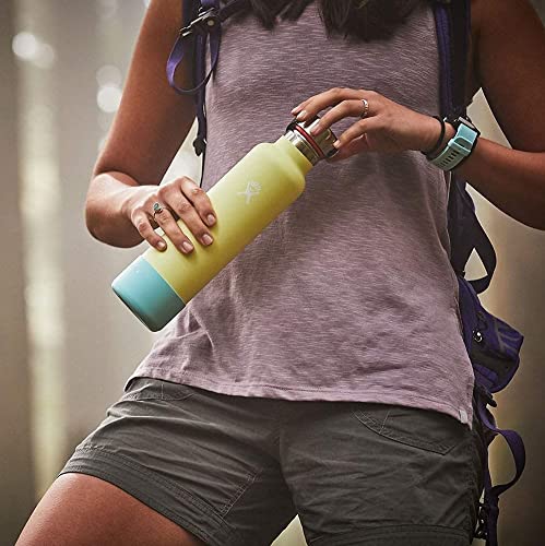 Hydro Flask Water Bottle 621 ml (21 oz), Stainless Steel & Vacuum Insulated, Standard Mouth with Leak Proof Stainless Steel Cap, Pacific
