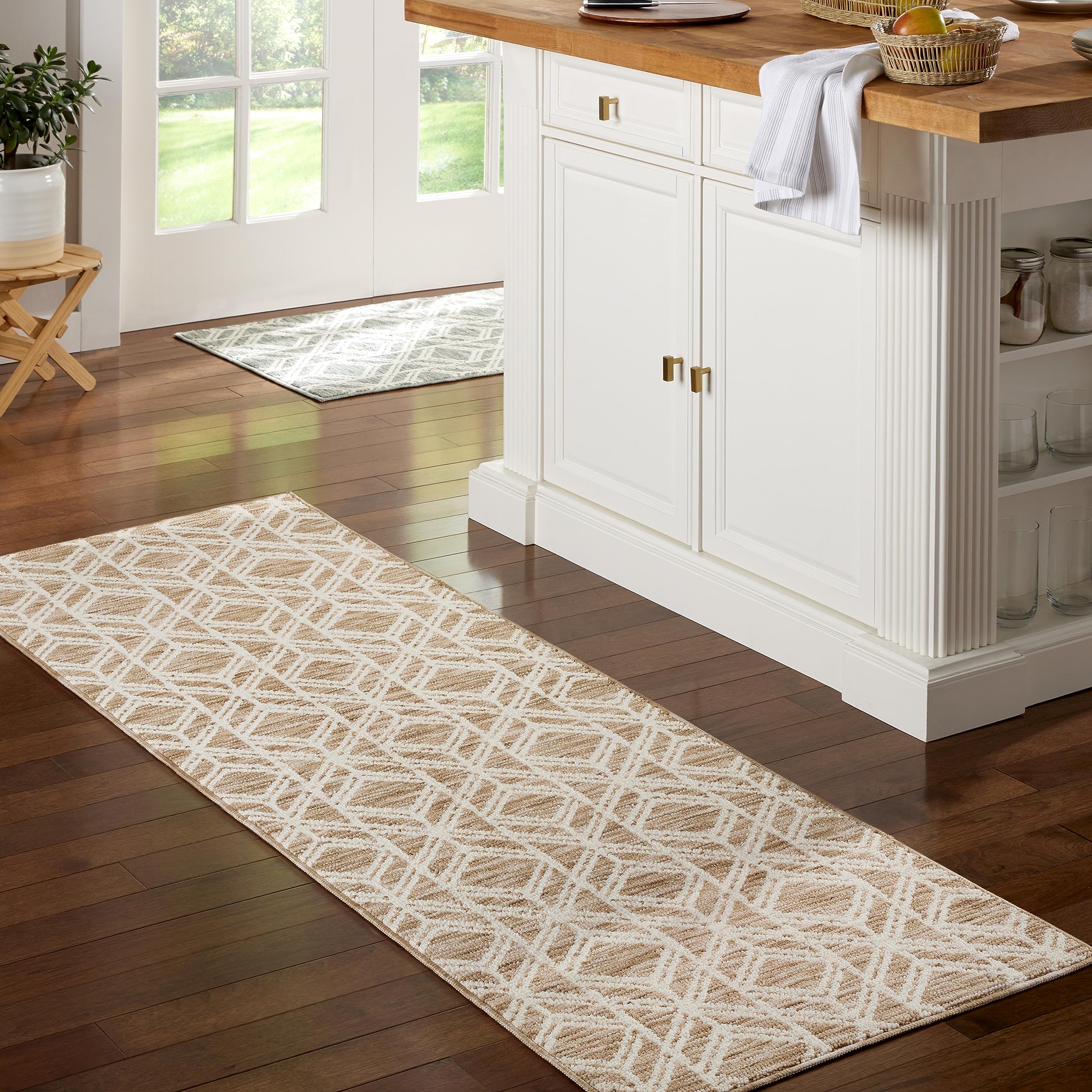 TOWN & COUNTRY EVERYDAY Walker Modern Diamond Everwash™ Washable Multi-Use Decorative Rug, Tufted Kitchen Runner Rug, Low-Profile Door Mat, Bath Rug with Non-Slip Backing, Beige, 24"x72"