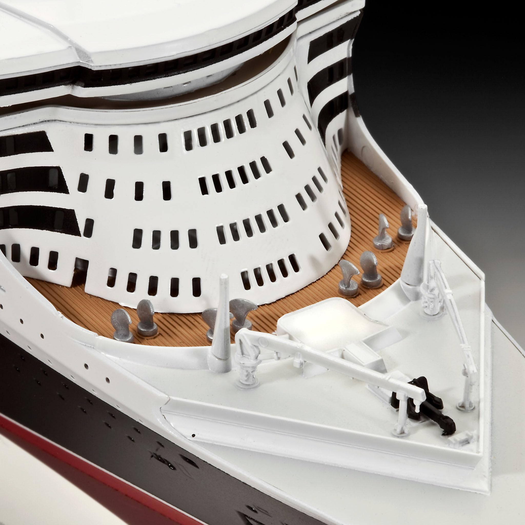Revell RV05231 1:700-Queen Mary 2, Unpainted