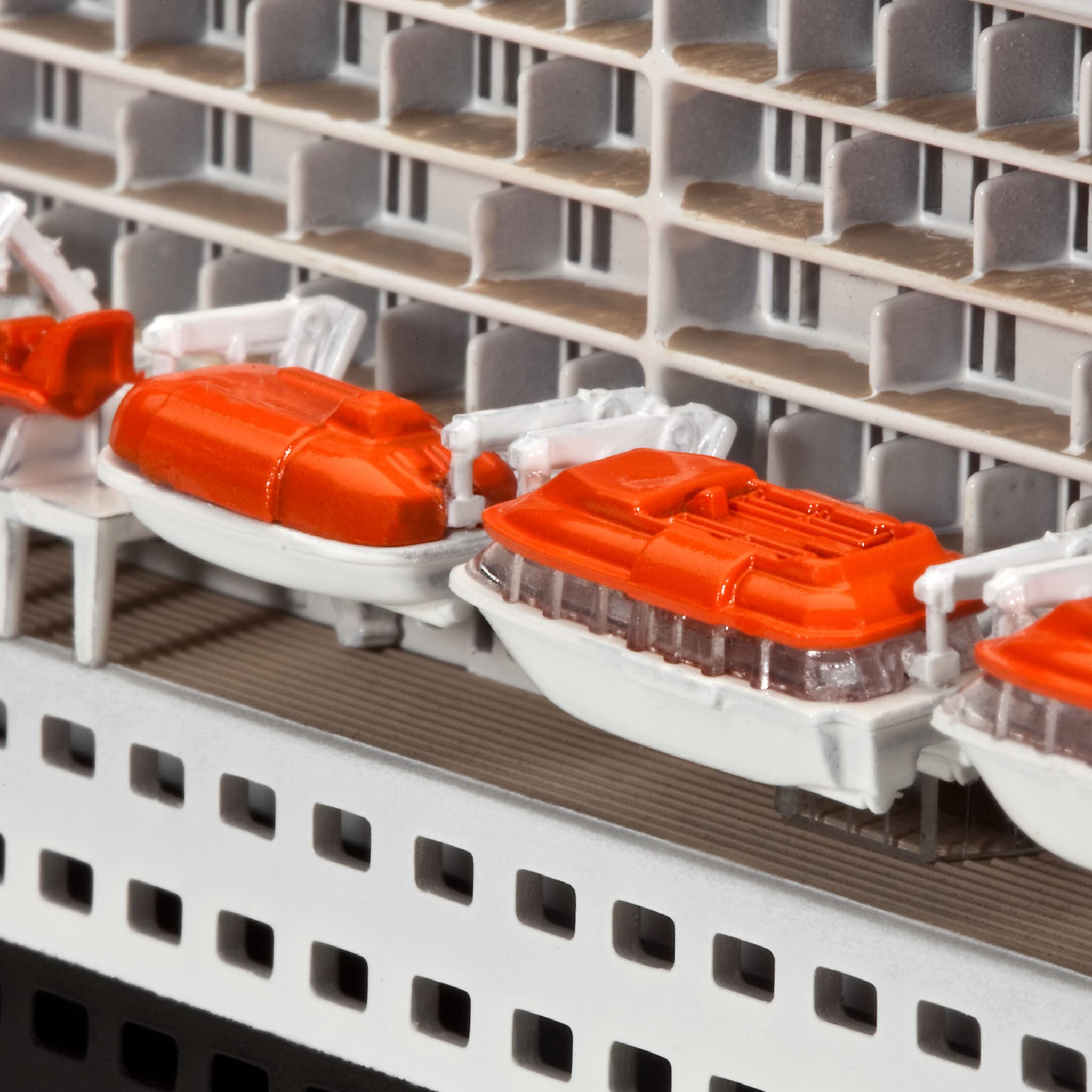 Revell RV05231 1:700-Queen Mary 2, Unpainted