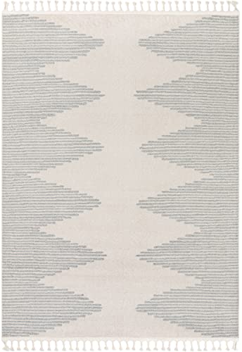 Well Woven Zella Grey Tribal Diamond Medallion (5'3" x 7'3") Area Rug