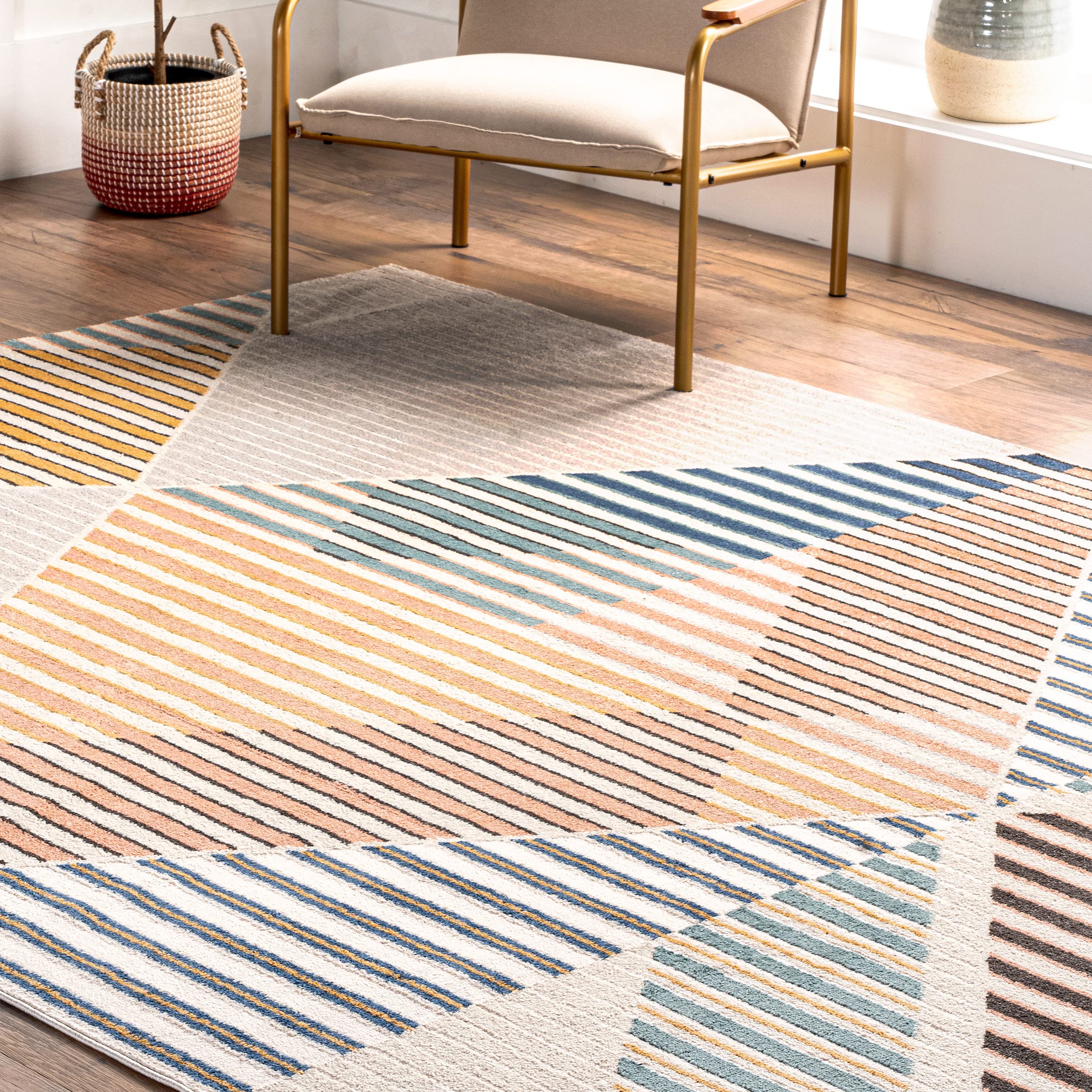 nuLOOM Skyler Contemporary Geometric Diamond Area Rug, 4x6, Beige