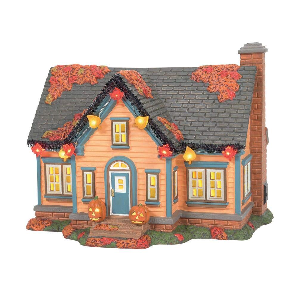 Department 56 Snow Village Halloween Trick or Treat Lane Peanuts House Lit Building and Accessories Set, 6.57 Inch, Multicolor