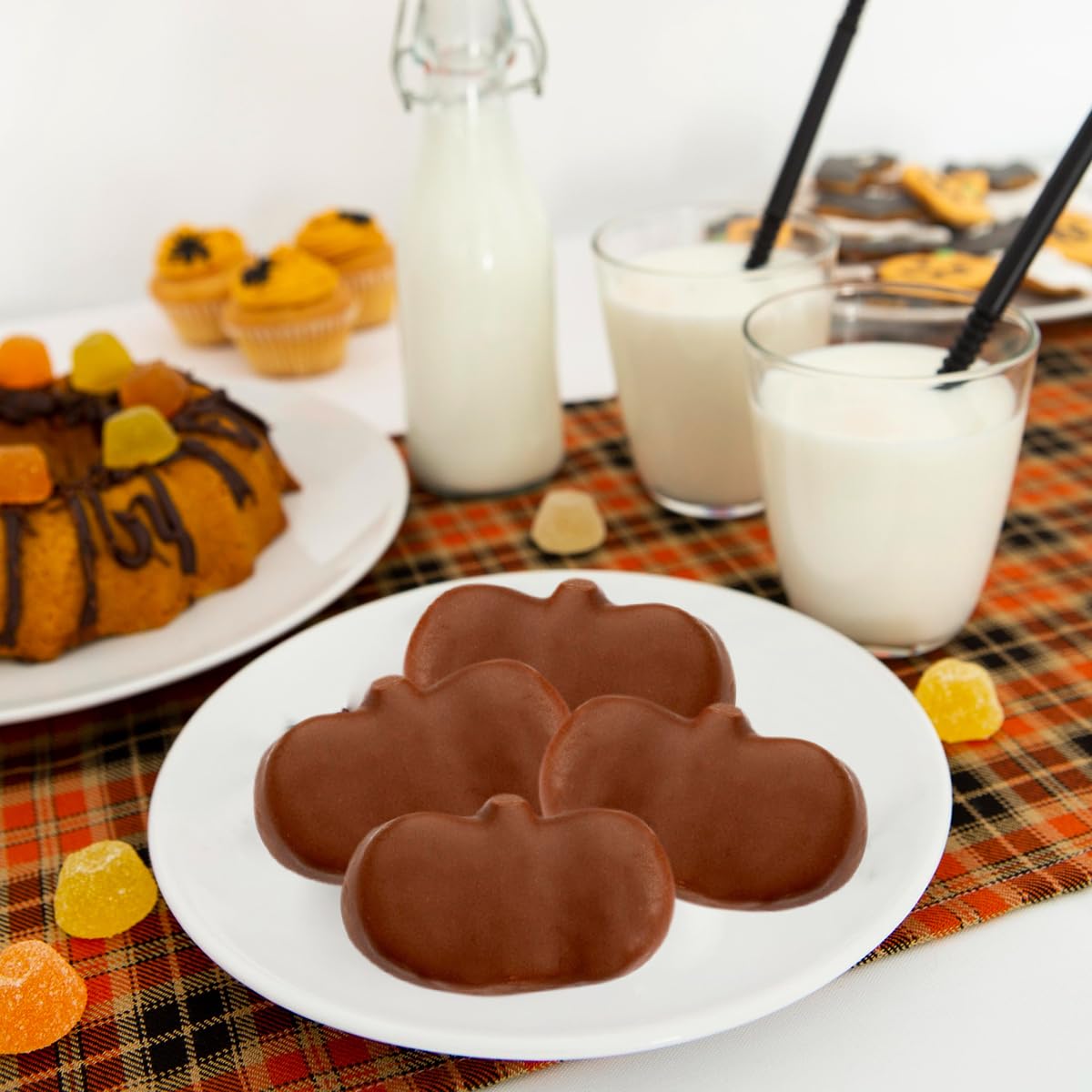 Reese’sHalloween Peanut Butter Pumpkin Cups King Size Pack of 3 - Delicious Treats ReesesHalloween Candy KingSize Bars for Spooktacular Festivities - Great for Kids and Adults 2.8 Oz, 170 Calories
