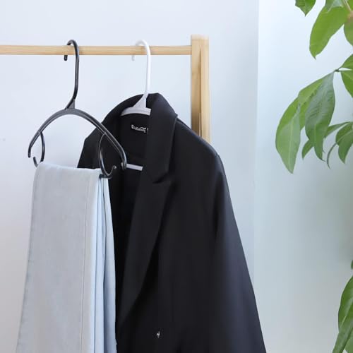 GoodtoU Plastic Hangers 60 Pack, Plastic Hangers, Black Plastic Hangers, Plastic Clothes Hangers, Durable Plastic Hangers, Black