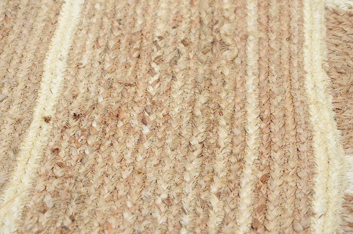 KALVEERA Scalloped Natural Jute Area Rug, Colored Trim (Off White, 11'x14')
