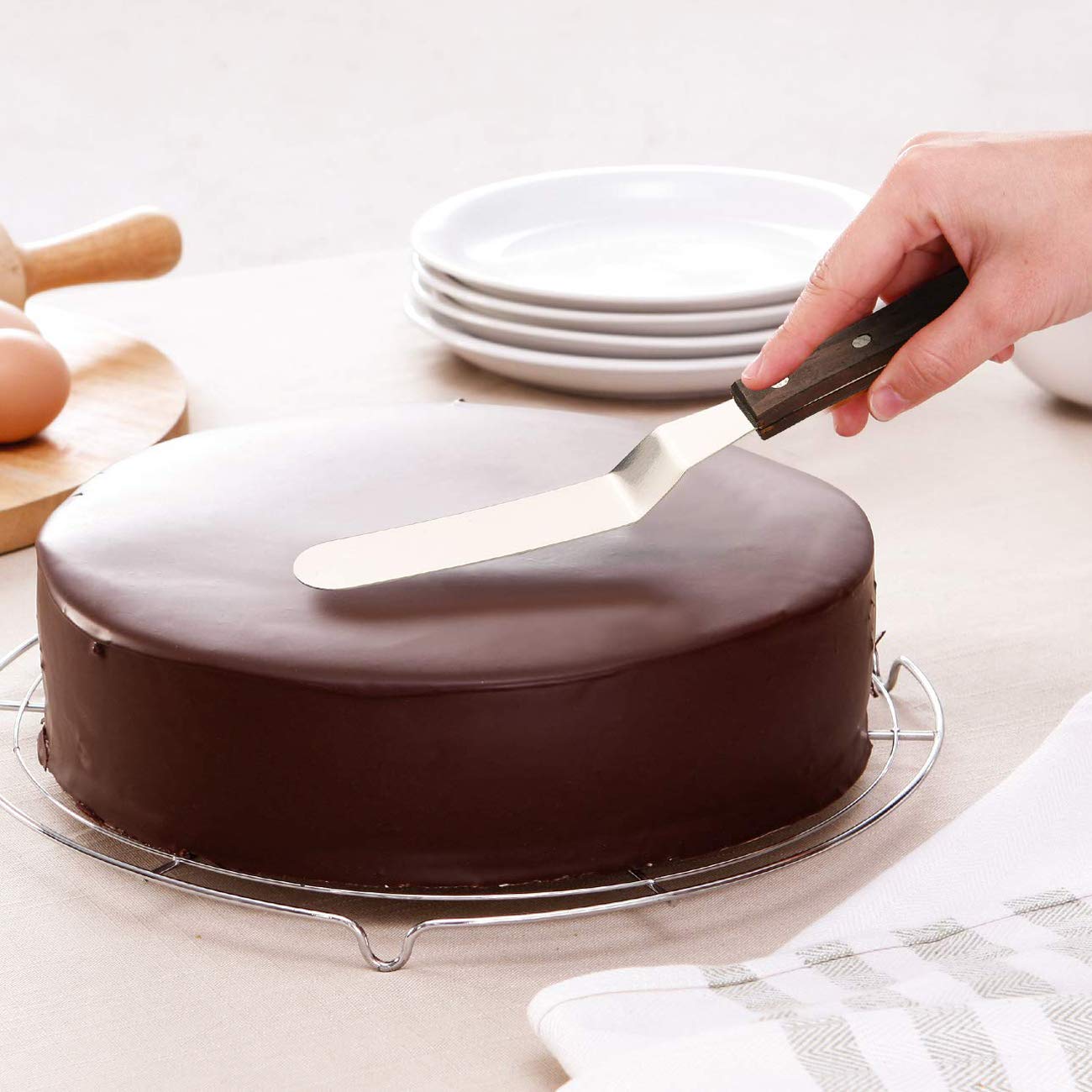Acronde 4PCS Offset Cake Icing Spatula Set 4” 6” 8” 10” Professional Stainless Steel Cake Decorating Frosting Spatulas with Wooden Handle (Angled)
