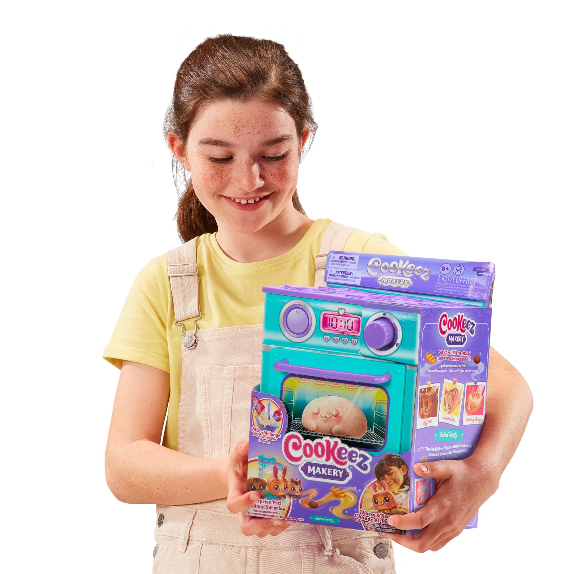 Cookeez Makery Baked Treatz. Mix & Make a Plush Best Friend! Place Your Dough in The Oven and Be Amazed When A Warm, Scented, Interactive, Plush Friend Comes Out! Which Surprise Bake Will You Make?
