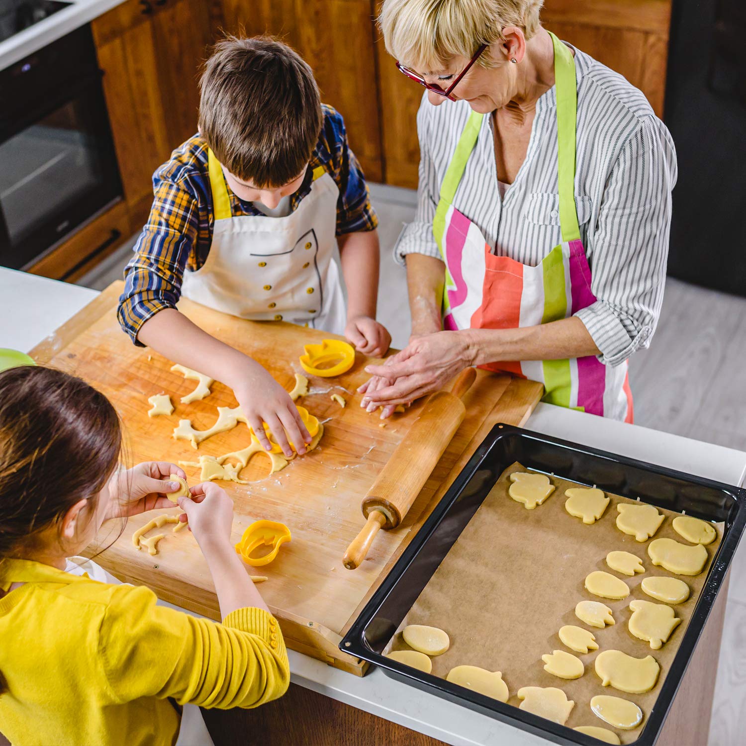Hiware 200 Pieces Parchment Paper Baking Sheets 9x13 Inches, Precut Non-Stick Parchment Paper for Baking, Cooking, Grilling, Frying and Steaming - Unbleached, Fit for Quarter Sheet Pans