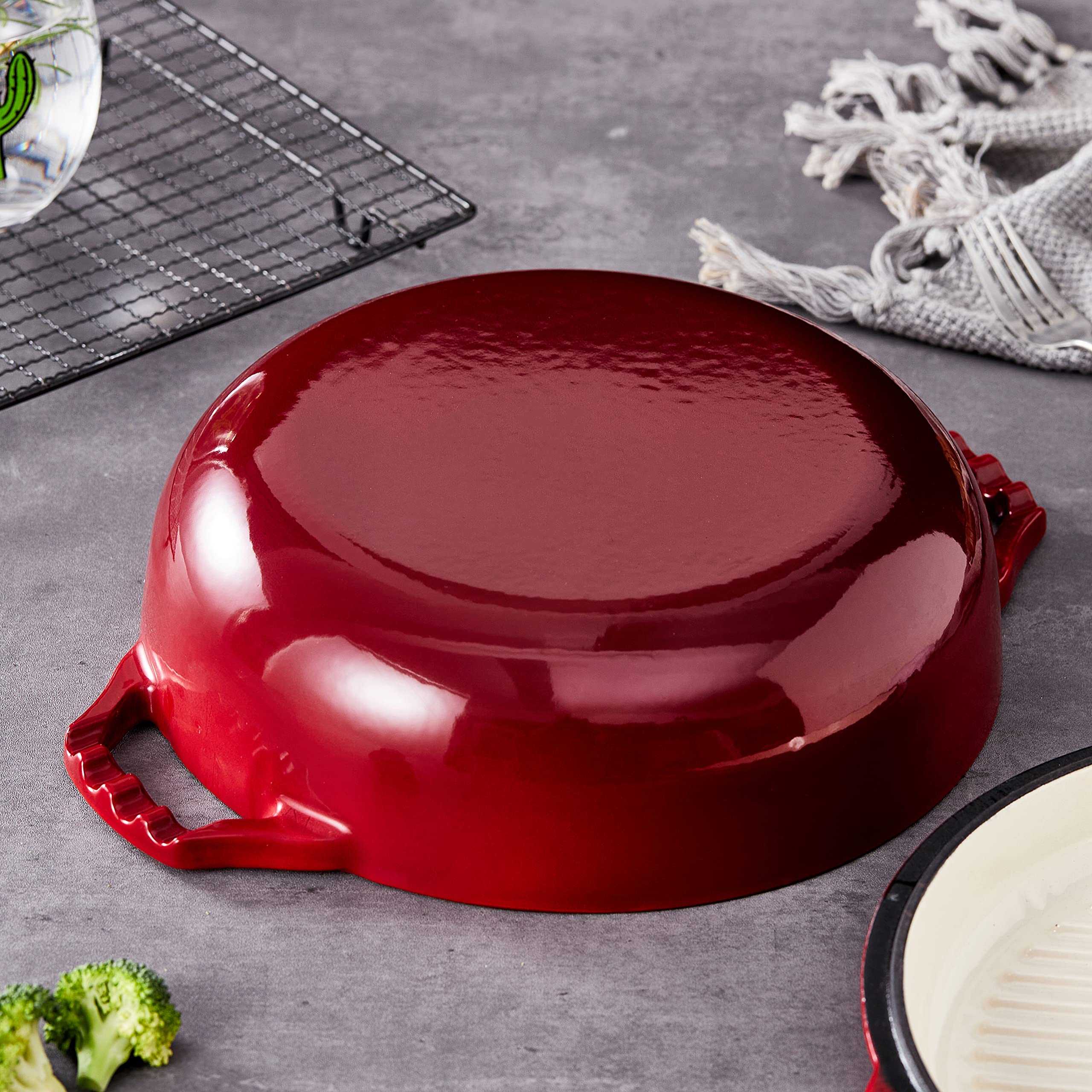 Bruntmor 2-in-1 Pre-Seasoned Cast Iron Pan |Cocotte Double Braiser Pan with Grill Lid 3.3 Quarts - Barbecue Grill Non Stick Frying Pan - Nonstick Cookware Set with Wide Handle (Red)