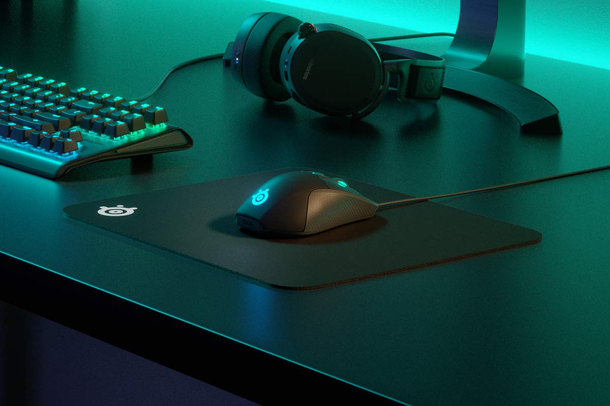 SteelSeries QcK Gaming Surface - Medium Thick Cloth - Mouse Pad of All Time - Peak Tracking and Stability - Black