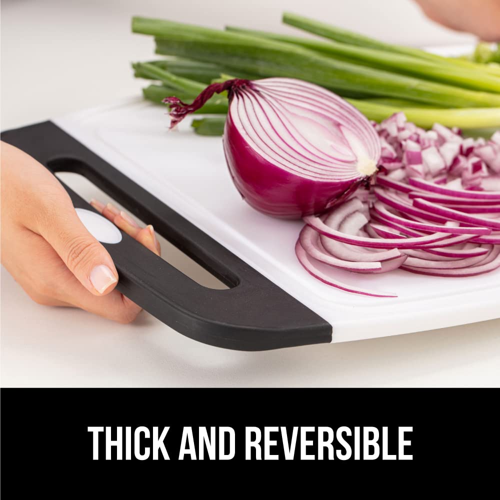 Gorilla Grip Durable Kitchen Cutting Board Set of 3, BPA Free, Reversible Use, Easy Grip Rubber Handles, Deep Juice Grooves, Large Food Chopping Boards, Dishwasher Safe, Chop Meat, Veggies, Black