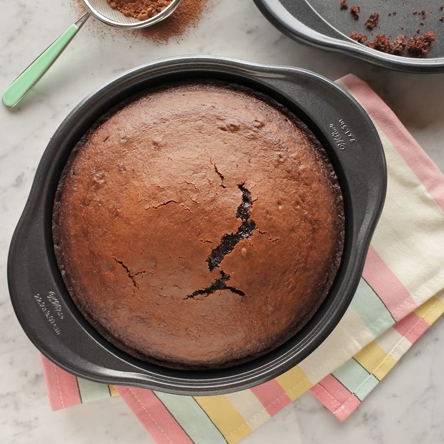 Wilton Advance Select 9 Inch Round Cake Pan; Made without PFAS, Extended Handles, Anti-Warping, Non-Stick Baking Pan With DuraLast™ Silicone-Infused Coating (Steel)