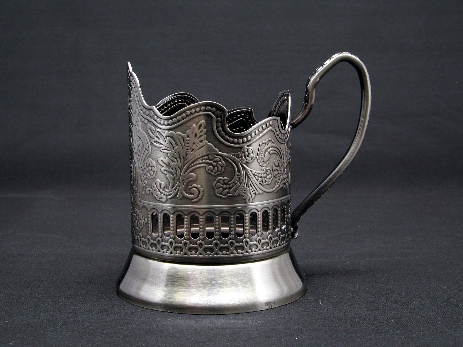 Combination 6 Russian CUT Crystal Drinking Tea Glasses W/metal Glass Holders "Podstakannik" for Hot or Cold Liquids