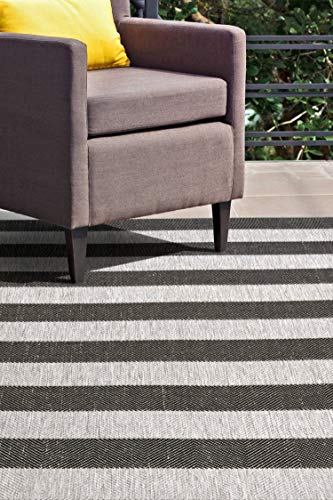 nuLOOM Haylie Chevron Striped Indoor/Outdoor Area Rug, 5' 3" x 7' 6", Black