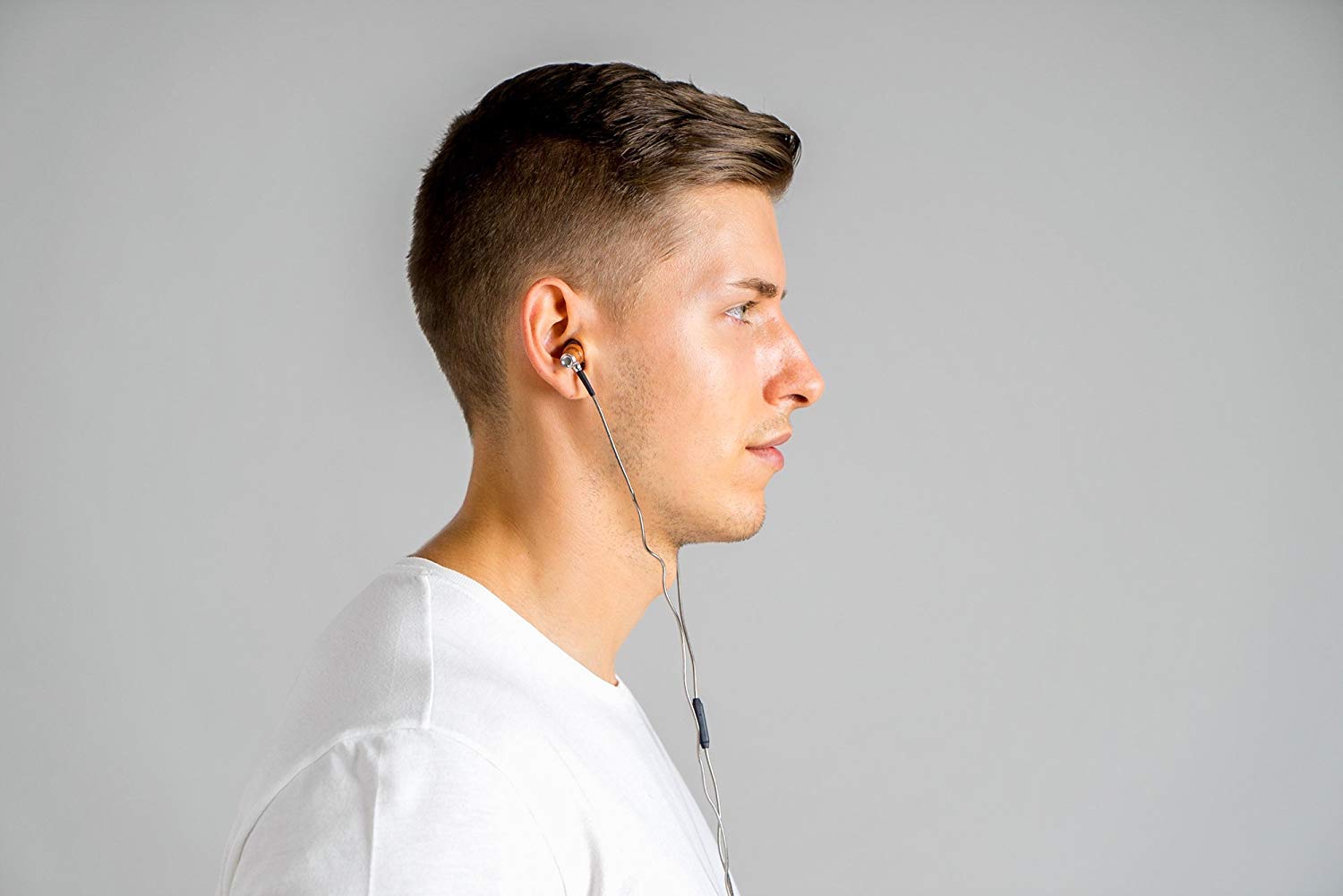 ebasy Ear Buds Earphones in Ear Headphones Wired Earbuds with Microphone Mic Stereo and Volume Control Waterproof Metal Wired Earphone for Earphone Players Tablet Laptop 3.5mm-Blue