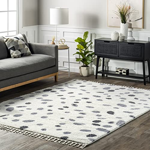 nuLOOM Rudy Transitional Polka Dot Tasseled Area Rug, 6' 7" x 9', Beige