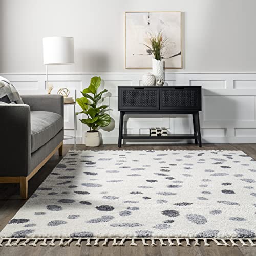 nuLOOM Rudy Transitional Polka Dot Tasseled Area Rug, 6' 7" x 9', Beige