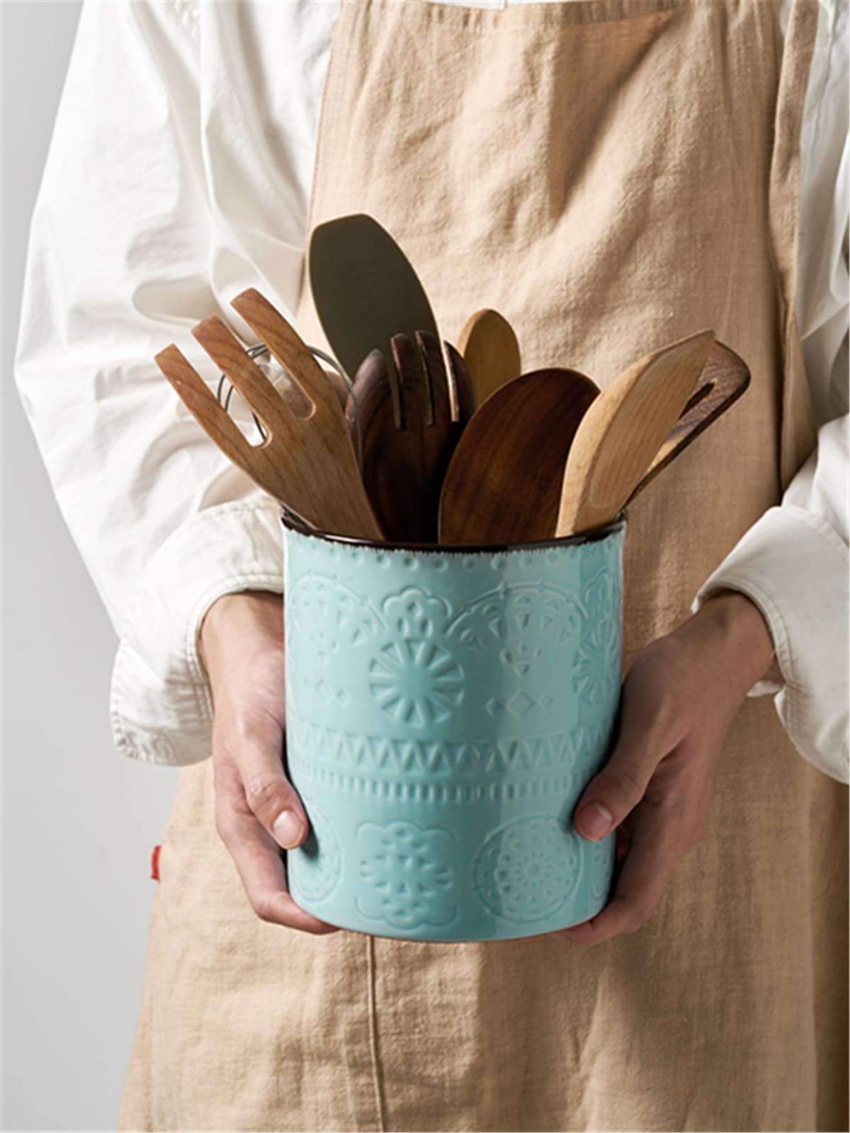 DOWAN Kitchen Utensil Holder, 7.2″ Extra Large Stable Utensil Crock, Thicken Recycled Cork Mat, Simple Design Utensil Holder, Kitchen Decor, White Utensil Holder for Christmas Decor