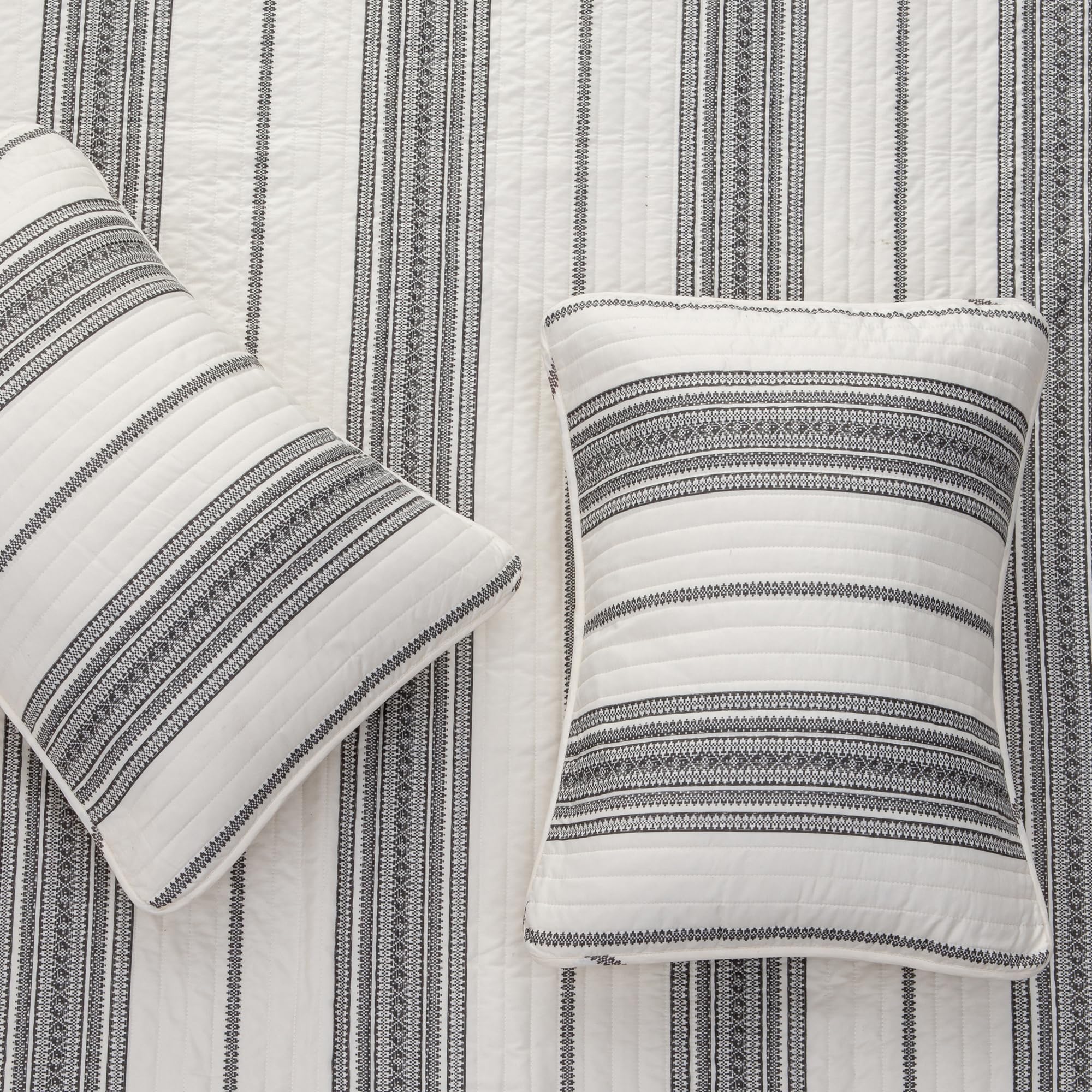 Great Bay Home King Reversible Quilt Bedding Set - All Season, Modern, Lightweight Bedspreads - White and Grey Striped Coverlets (Includes 1 Quilt, 2 Pillow Shams)