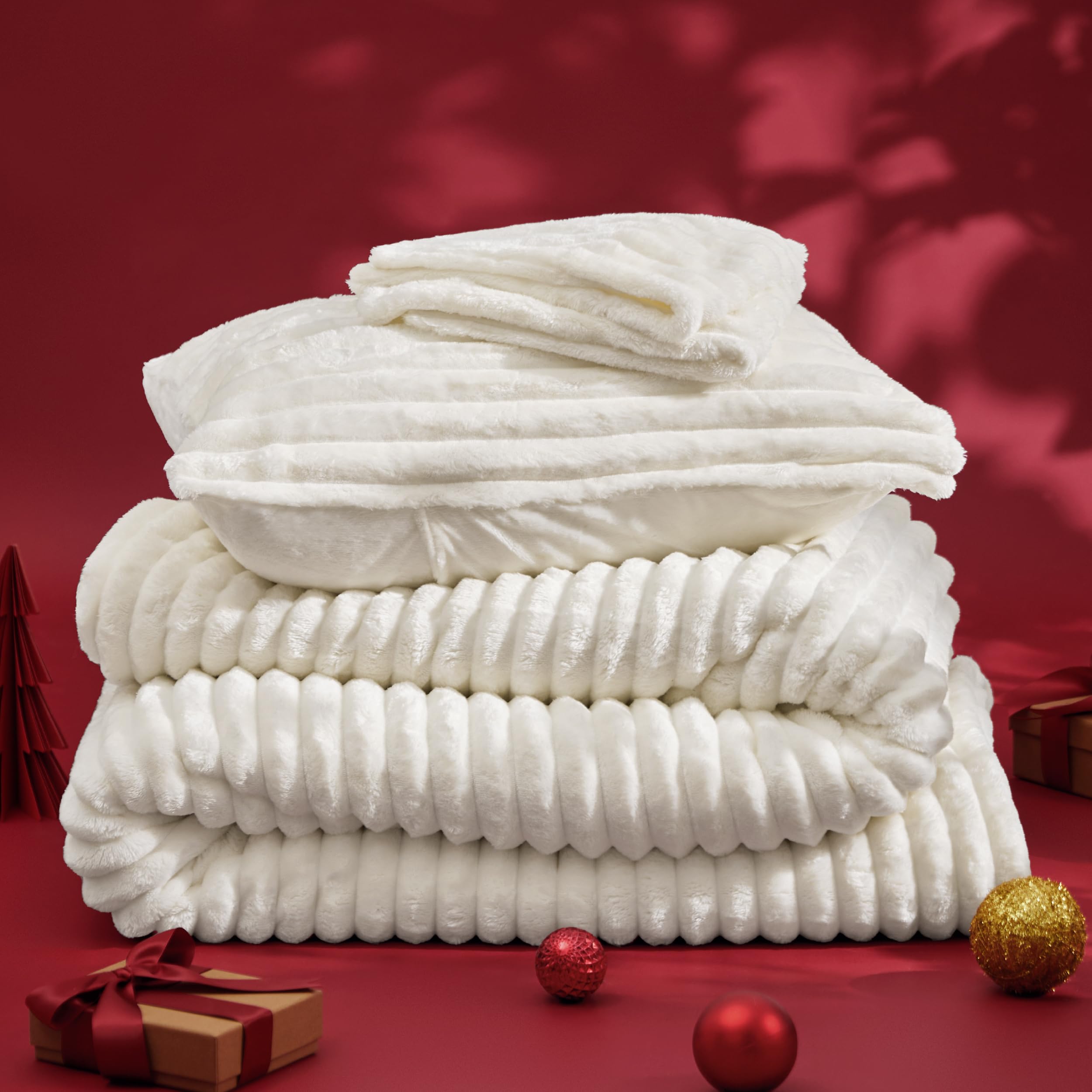 Bedsure Fluffy Comforter Set Queen - Super Soft Faux Fur Bed Set Cream White, Winter Warm Plush Fleece Bedding, 3 Pieces, 1 Shaggy Fuzzy Queen Size Comforter with 2 Pillowcases