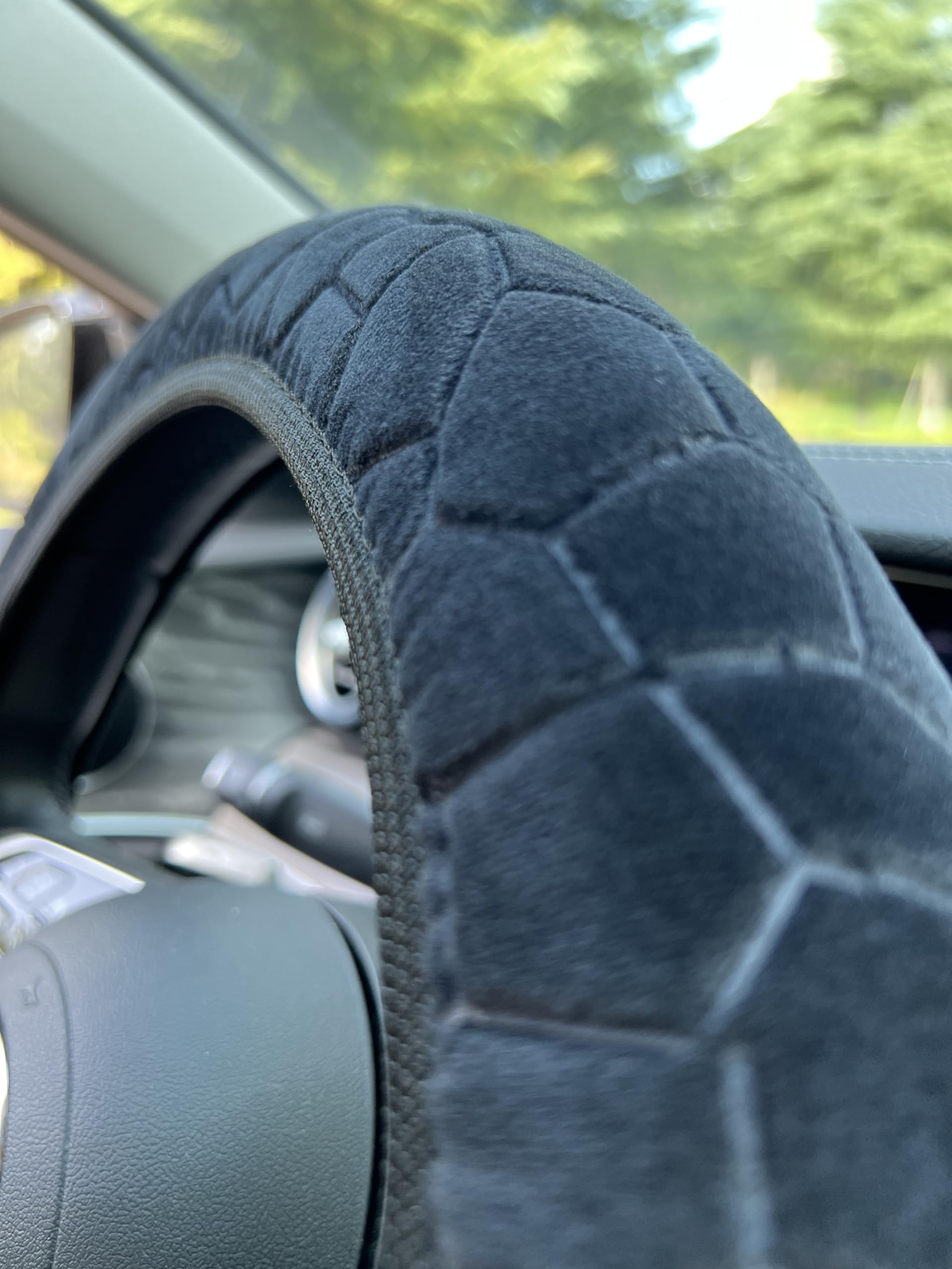 ZATOOTO Black Fuzzy Steering Wheel Cover for Women Men, Soft Comfy Grip Anti-Slip Car Steering Wheel Cover Protector Universal for Cars,Suvs,Trucks,Sedans