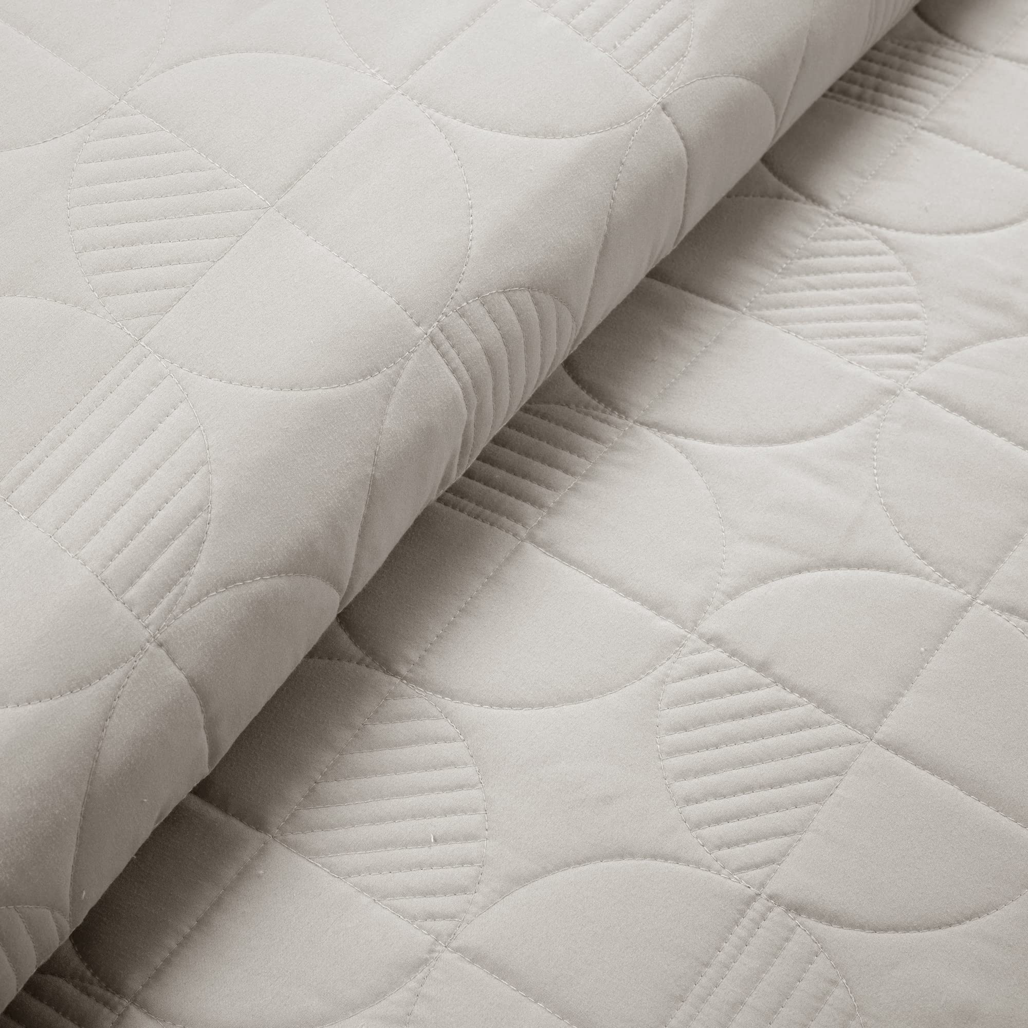 Lush Decor Mid Century Circle Reversible Oversized Cotton 3 Piece Quilt Set, Full/Queen, Gray