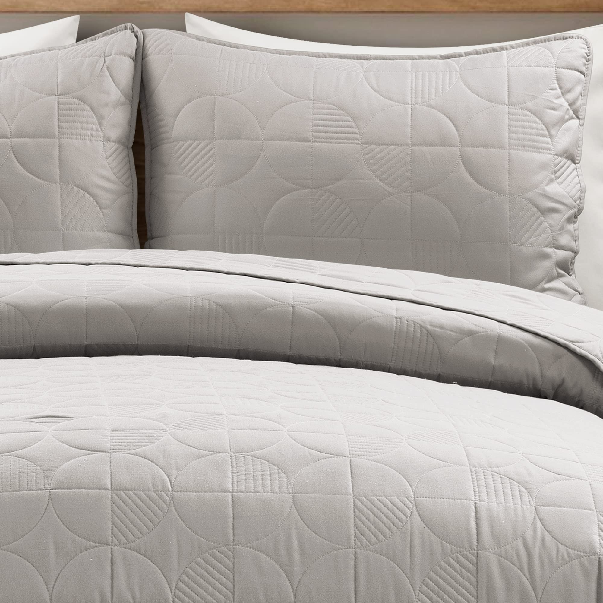 Lush Decor Mid Century Circle Reversible Oversized Cotton 3 Piece Quilt Set, Full/Queen, Gray
