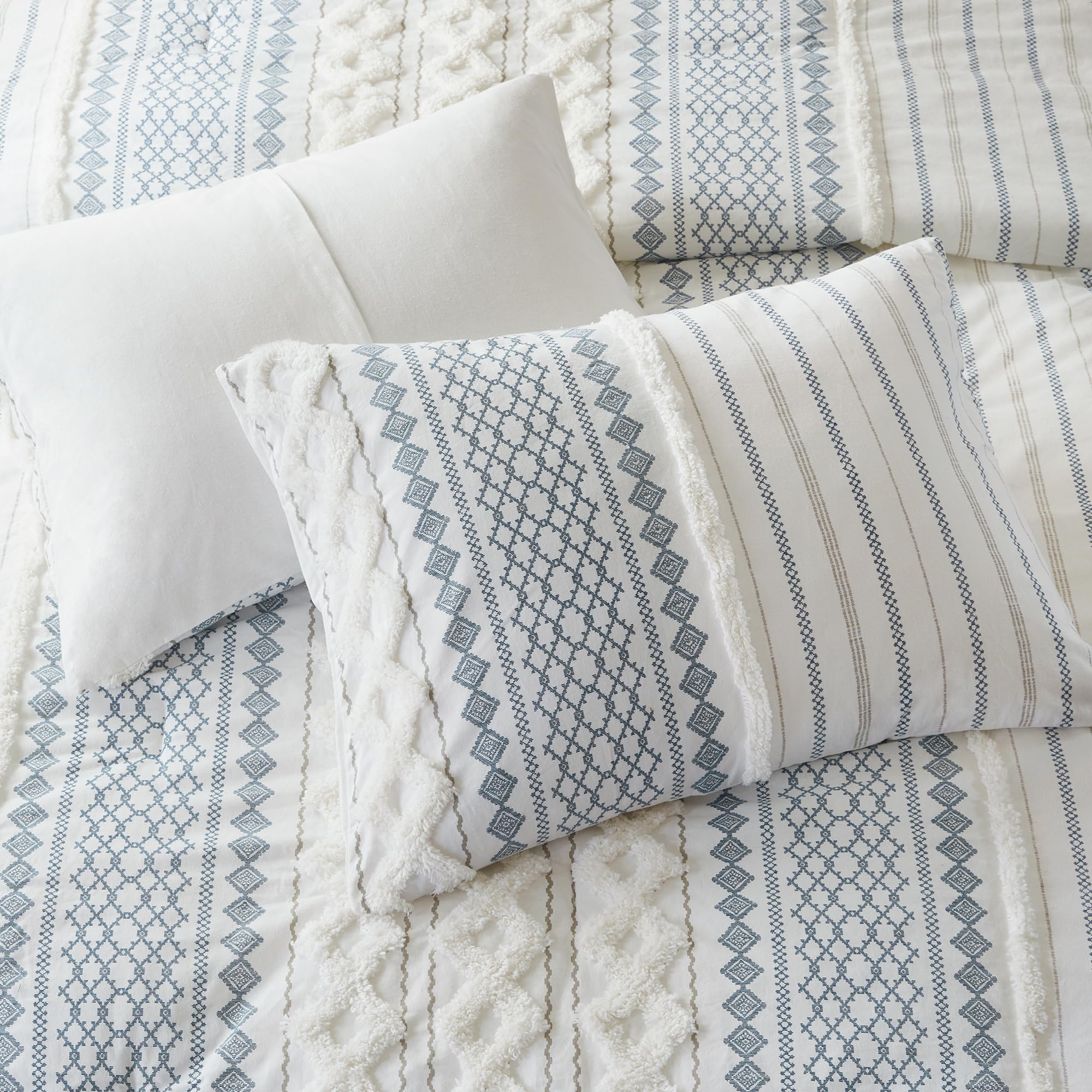 INK+IVY Comforter for Queen Size Bed, Chenille Tufted, Breathable Cotton Comforter Set Queen, All Season Modern Boho Comforter with Farmhouse Bedding Flare, 2 Matching Shams, Queen White/Navy 3 Piece